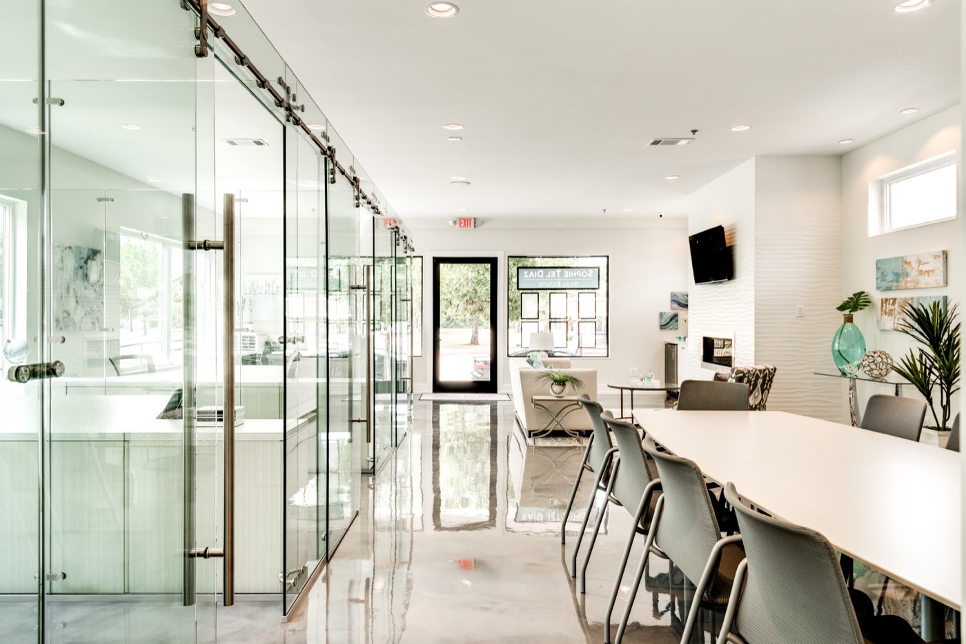 Enhancing Flow and Functionality: The Power of Room Dividers | Avanti ...